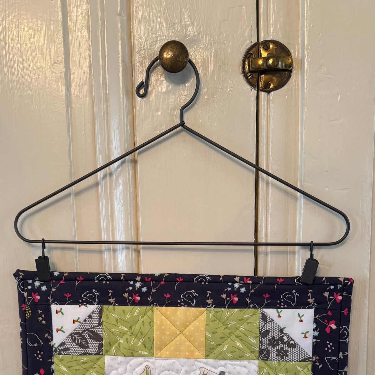 Mini Quilt Hangers - Small Quilt Display Stands & Racks | The Art of ...